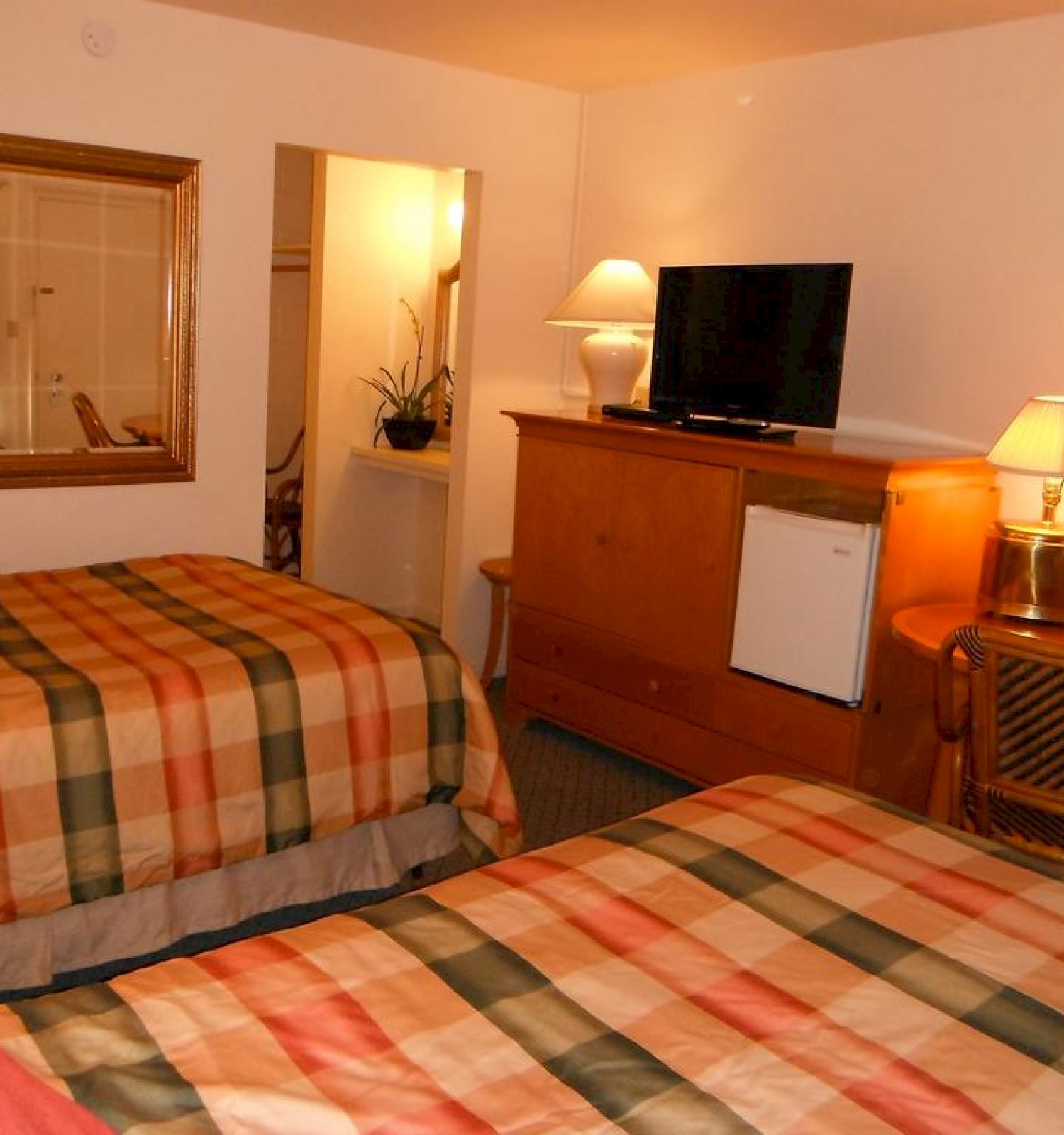 Colusa Riverside Inn™ - A Budget Hotel Colusa California